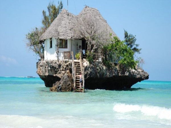 Mahina House brings the moon on earth for the opulent - Designbuzz