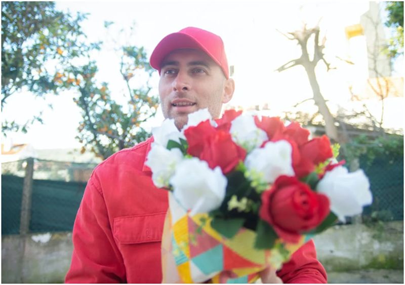 Send the Fragrance of Love Through Same Day Flower Deliveries